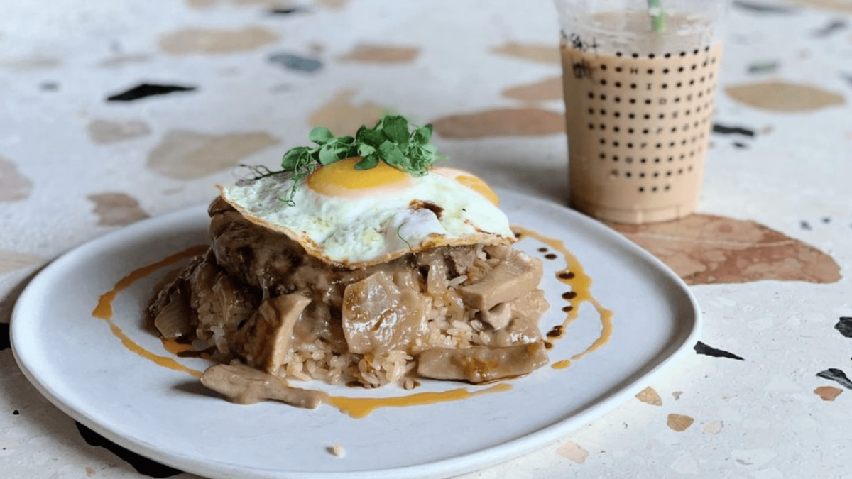 Where to Find the Best Loco Moco on Oahu - Local Getaways